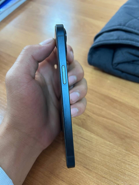IPhone 13 ideal.