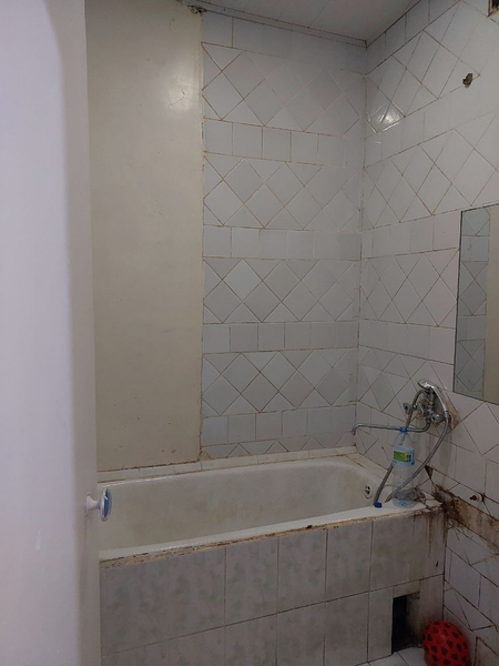 Продаю 2 ком квартира на 3 этаже 4 этажного дома.Авиосозлар 4
