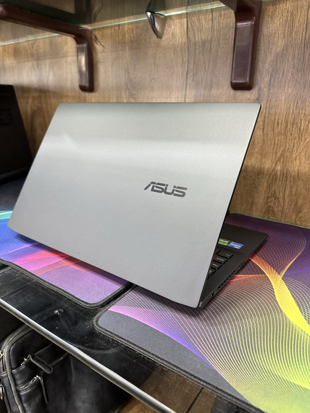 Почти новый Asus creator Q530 i7 16/512 RTX 3050-6гб