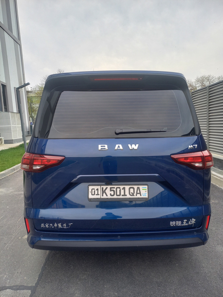 BAW M7 Luxury меневин автомашина.