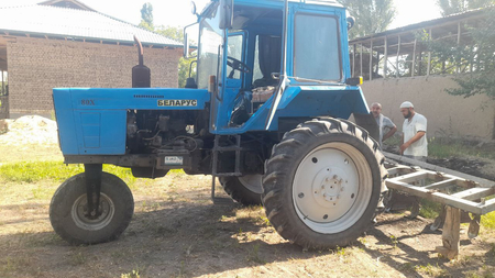 Traktor MTZ80(BEIARUS)