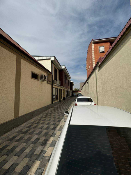 Katej sotiladi 0.9 sotika qurilgan 2 qavat 129 kv