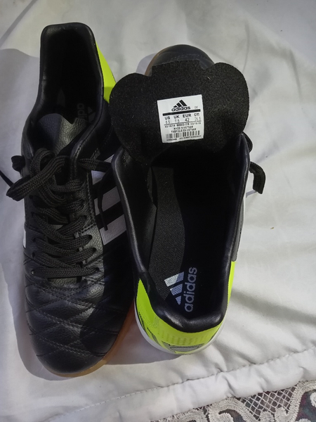 Adidas futzalkalar satiladi
