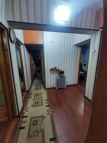 Yunusobod 2 Shahriston bekati 3/1/4 padvali bor, avtoturargohi bor.