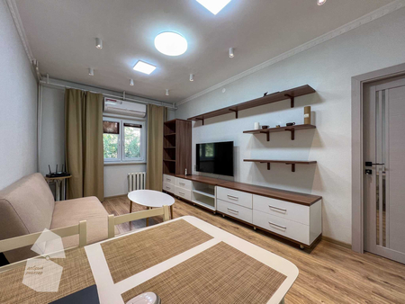 (Добрый) Госпиталка, 57 м², 2/2/9, Светлый, Ничего лишнего