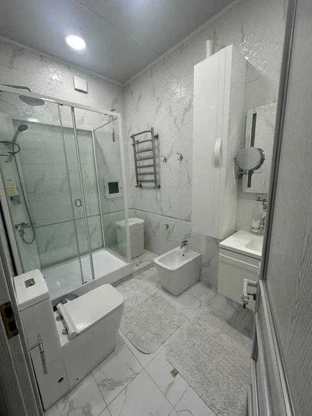 Сдается квартира Яккасарайский район 8-роддом 3х комнат 1200$