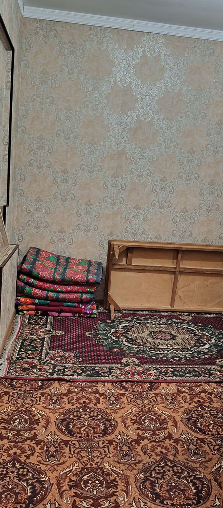 8Sotix hovli sotiladi. 65000 $