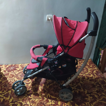 Продаётся детская коляска от бренда Graco (4 сезона)