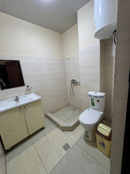 Besh qavatli bino ijaraga beriladi metro 10 - bekat qarshisida