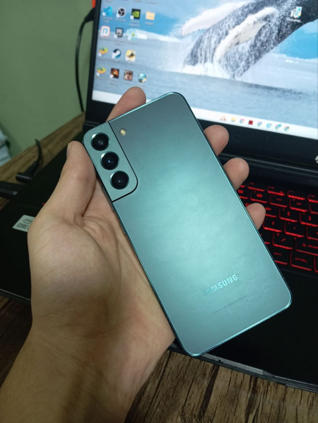 Samsung s22 plus ideal holatda 8/256gb