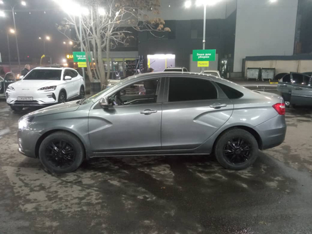 Lada vesta 118000 yurgan udari yoq prapan 4 paklena