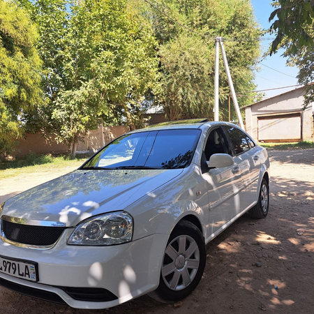 Ласети 2005 сотилади. Нархи 6000 келишамиз