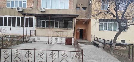 Квартира сотилади, 1-қават, 3 хонали+подвал (За канал ғиштли дом)