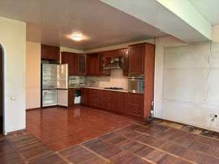 Продается квартира на Лабзаке Ц-13 Спецплан  120 м2 (2806)