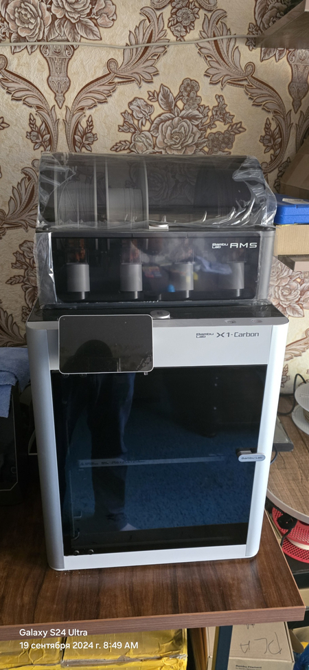 Продам 3д принтер  Bambu Lab X1CC
