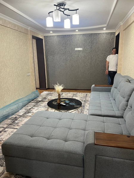 Кара камыш 1/1, парк Победы Чорсу продаётся просторная3-х ком квартира