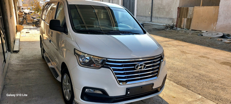 Срочно стилади HUNDAI grand starex
