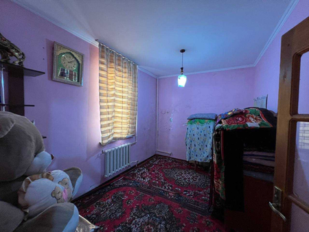 Паркентский рынок 2/8/9 в среднем состоянии 63 м² общий коридор