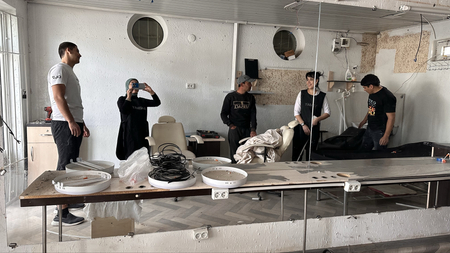 Salon uchun kreslo moykala oyna sotiladi arzon narxda
