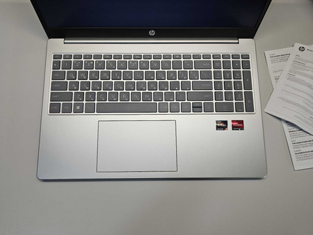 ПРОДАМ HP Laptop 15FC Ноутбук Ryzen™ 5-7520U/8GBLPDDR5/512SSD/15.6