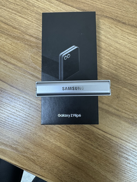 Samsung Galaxy Z Flip 6
