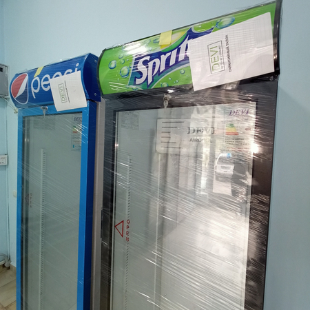 Акция !!! Продаются витриные холодильники.