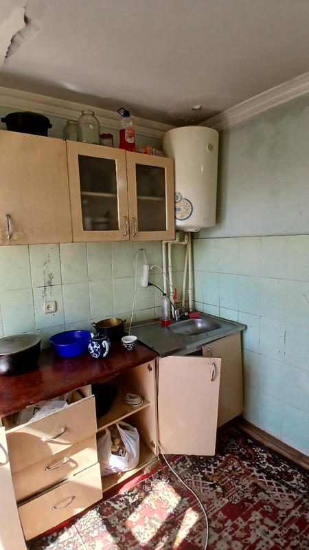 Srochna 3mkr 3xona 4etaj urta podezd kvartira sotiladi