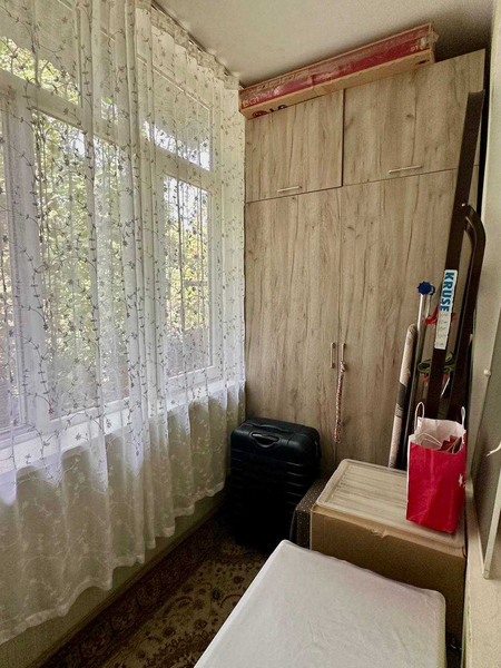 СРОЧНО продается 2 ком квартира Чиланзар-9! Своя парковка и палисадник