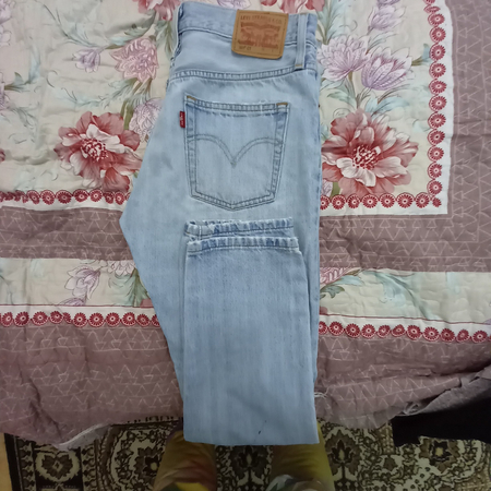 Джинсы рванки светло-голубые Levi's