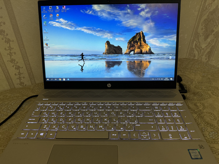 Noutbuk HP pavilion 8GB 64x Windovc 10