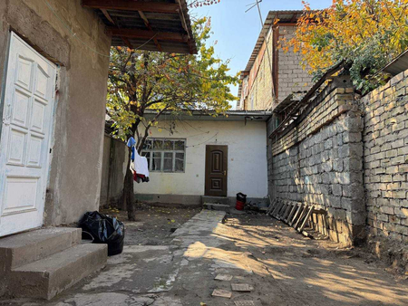 Продается участок в Мирабадском районе, 2,3 соток, фасад: 5 метров