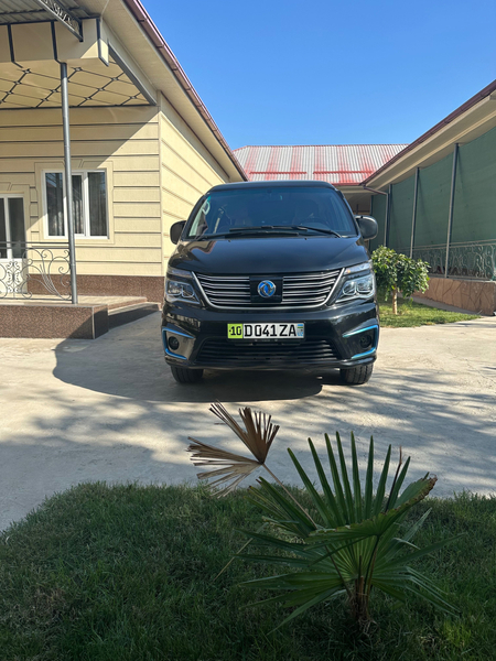 Dongfeng m5 ev electromobile