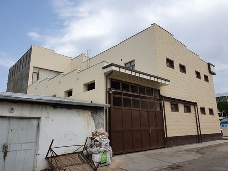Продается новое здание ул Карасарай 1-линия  фасад 33м