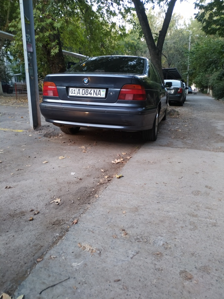 Продам отличную BMW