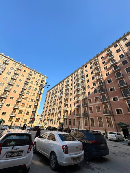Срочно продается 2 ком кв на 3 этаже в кирпичном доме 77 серия