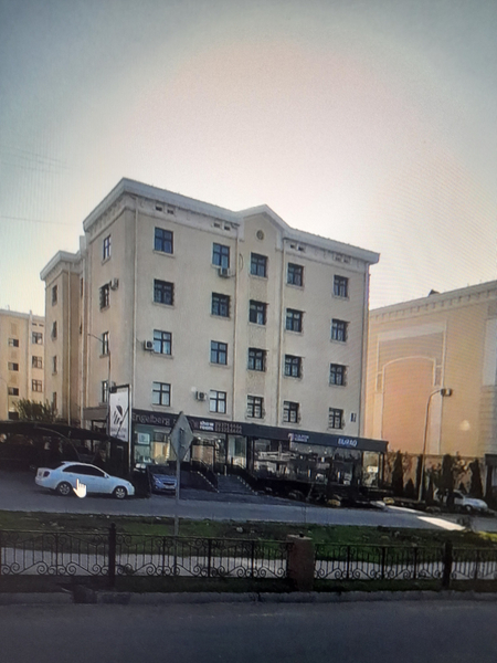 Продаётся квартира 1/5/5 на улице Нурафшон Алмазарского района