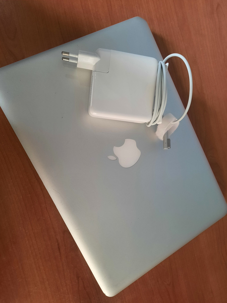 MacBook pro mid 2012 core i5