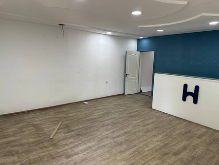 АвиаТур/Офис Вдоль дороги 77 м²