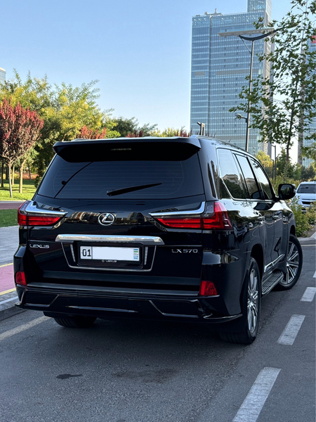 2016 Lexus LX570 