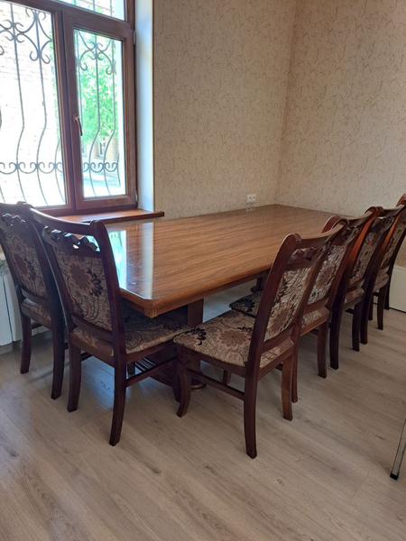 Стол и стуль