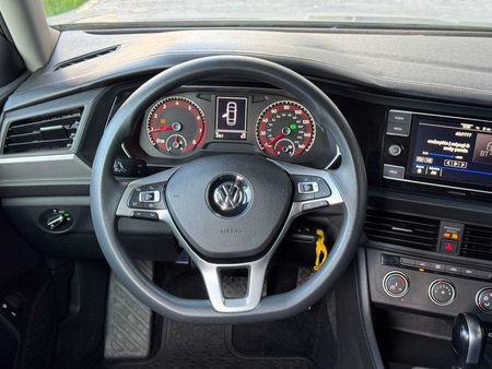 Volkswagen Jetta продаётся возможен обмен или в рассрочку