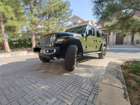 Продается JEEP WRANGLER SAHARA 2023 г.в.