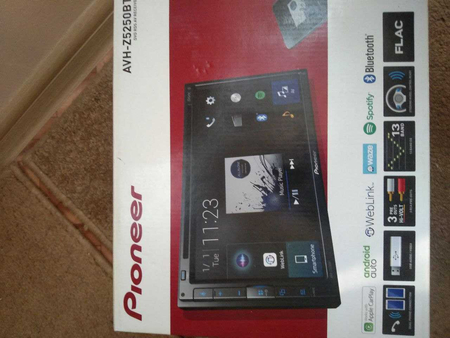 Продам магнитолу пионер AVH-Z5250BT