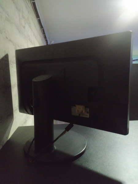 Продаю Монитор LG 24