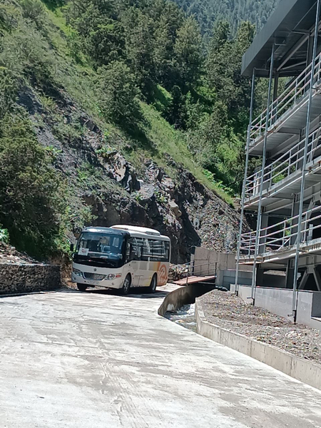 Avtobus sotiladi