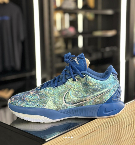Nike Lebron 21 Basketball