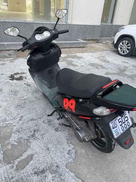 Skuter sotiladi yoki obmen qilinadi