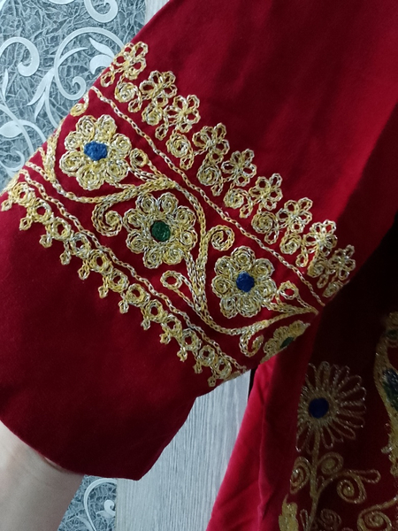 Продам женский чапан ручная работа