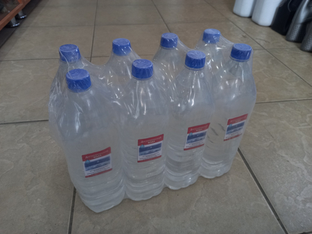 Баклашки и дистиллированная вода