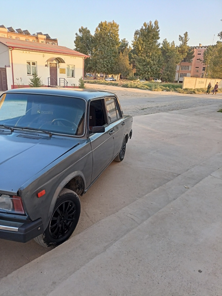 Vaz 2107 sotiladi srocne